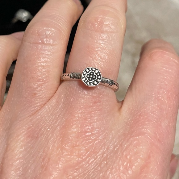 Silpada | Jewelry | Silpada 925 Sterling Silver Belle Fleur Stacking ...